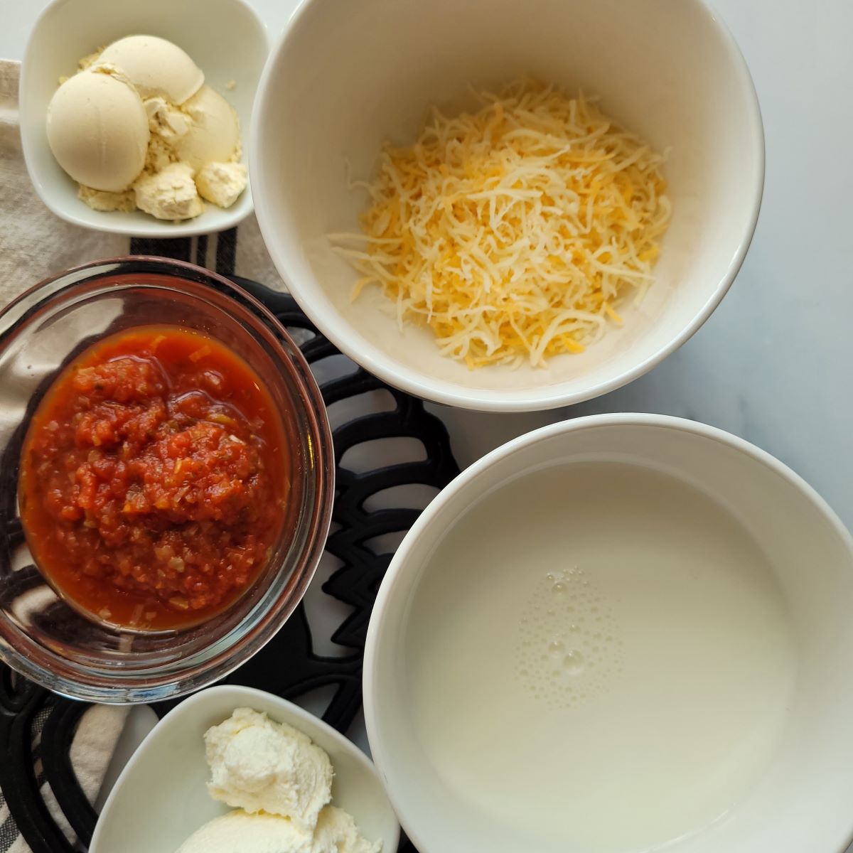 Salsa Con Queso Recipe - Timeless Dishes